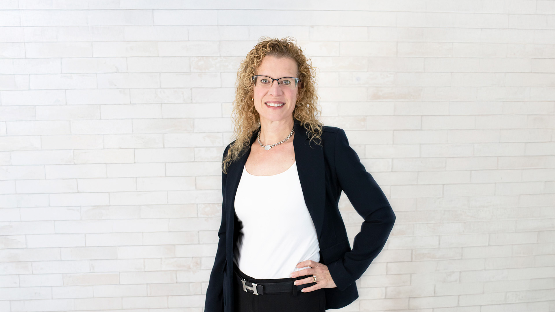 Startup Scaling Secrets: Sue Mysko on Leveraging Fractional Experts for ...